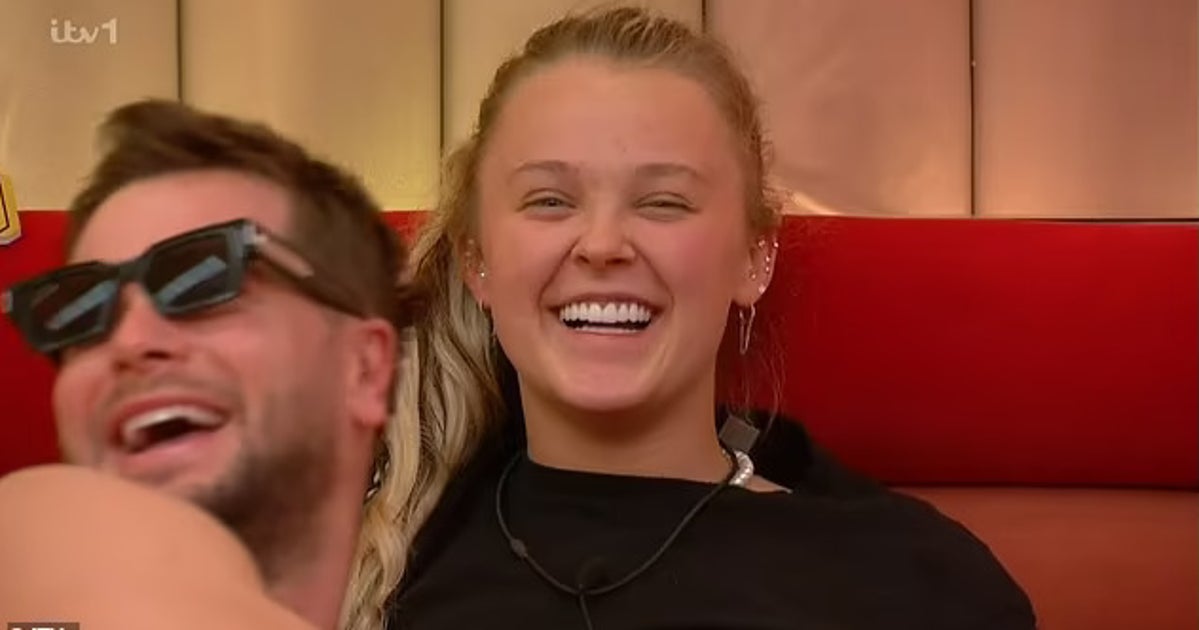 Jojo Siwa And Chris Hughes Flirting On Celebrity Big Brother – Why Do ...