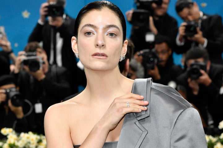 Lorde Opens Up About Feeling 'In The Middle Gender-Wise' | HuffPost UK ...