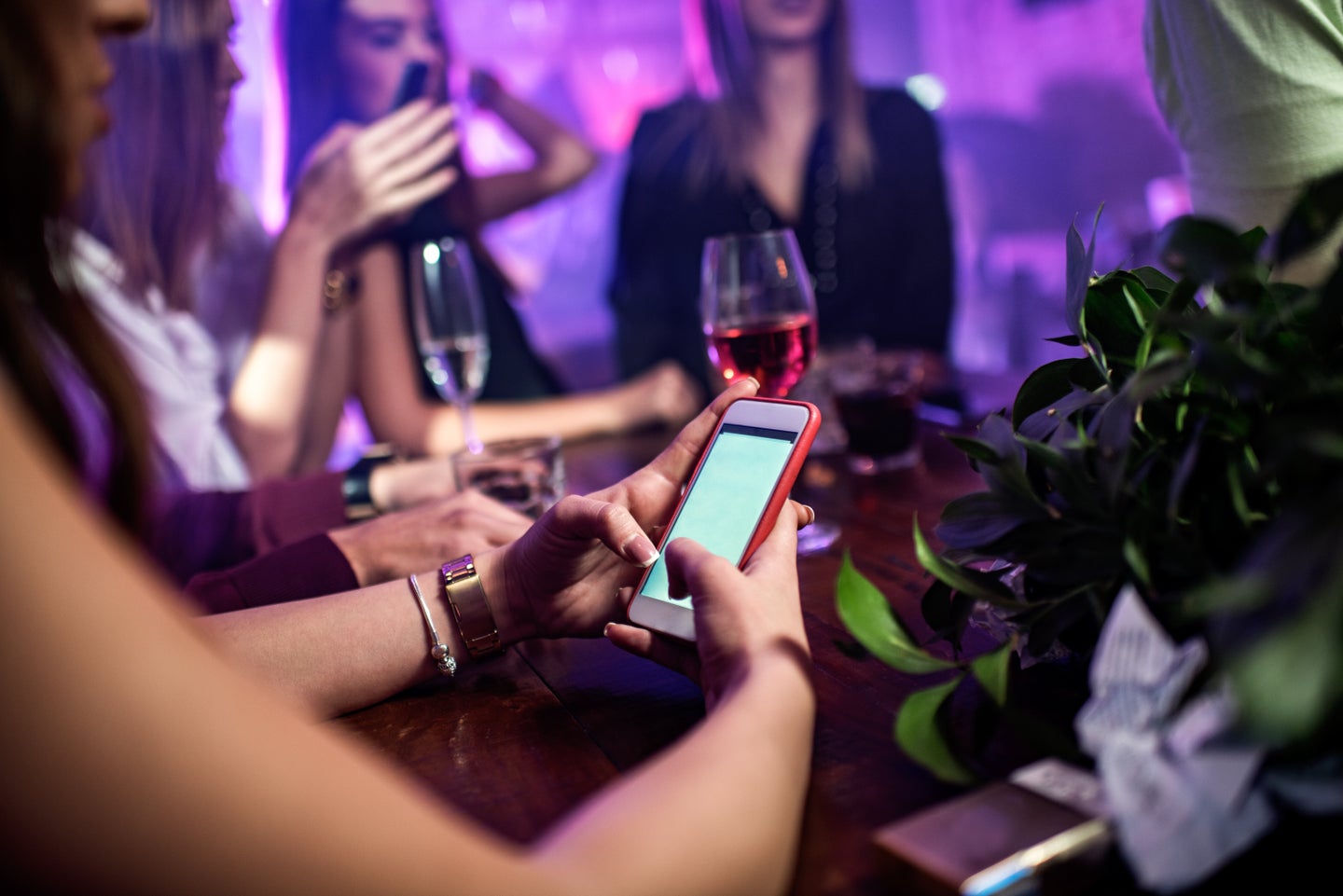 10 Common Signs of Social Anxiety | HuffPost Life