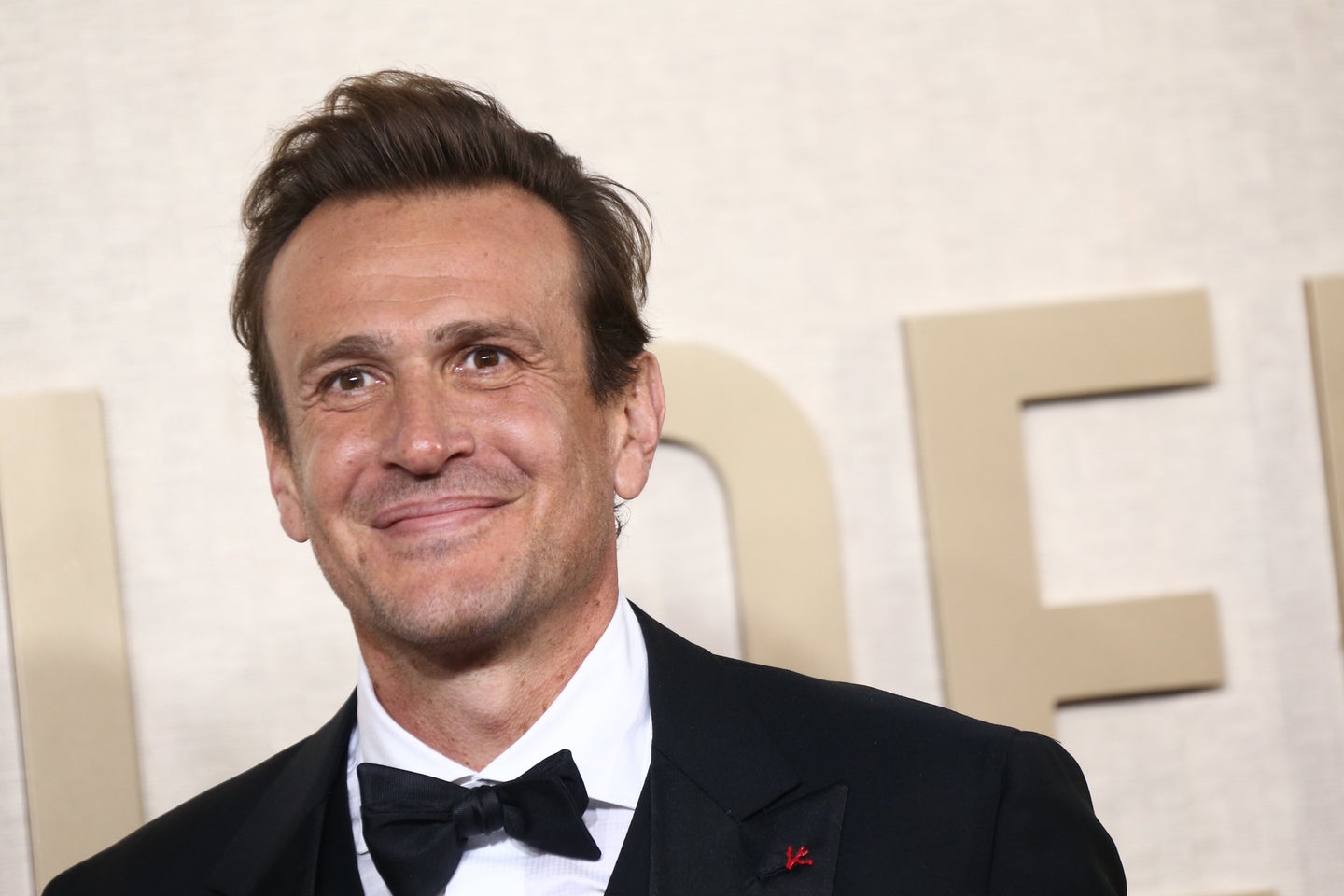 Jason Segel Shares A Special Urinal Encounter | HuffPost Entertainment