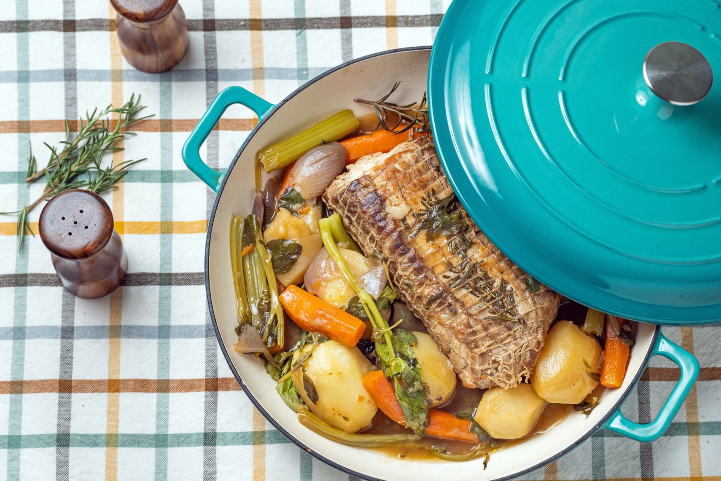 Is It Safe To Cook With A Scratched Enamel Dutch Oven? | HuffPost Life