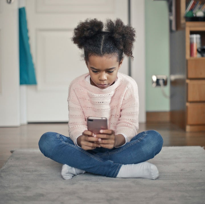 Schools Come Up With Screen Time Limits List For Kids. Parents Weigh In ...