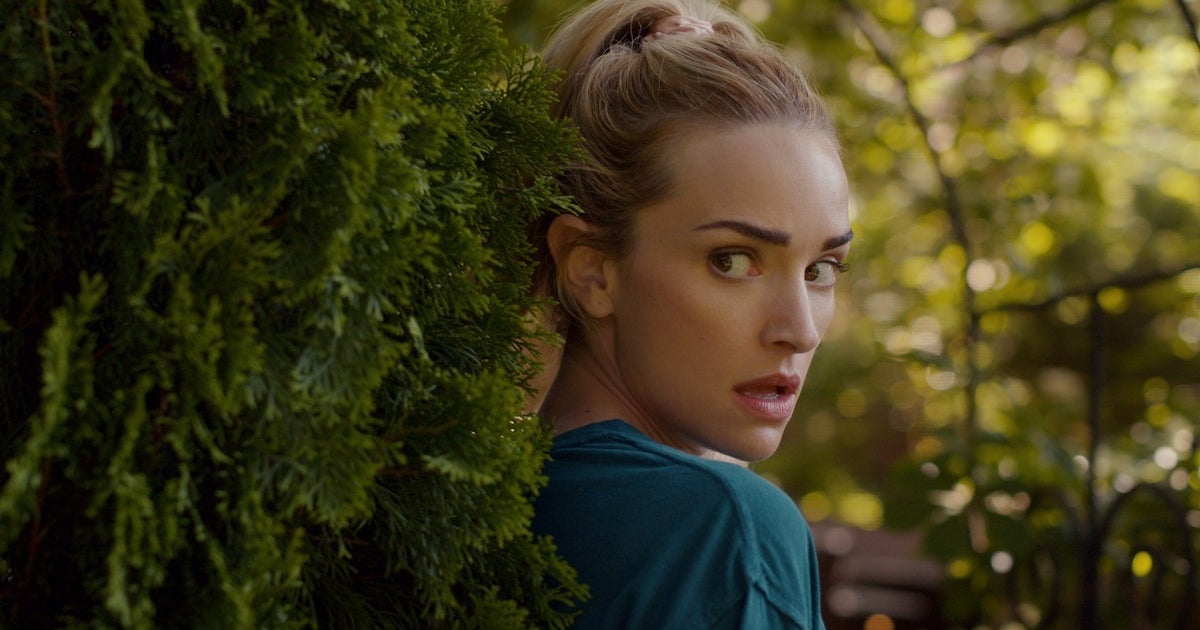 Brianne Howey Talks Ginny & Georgia Season 3 Cliffhanger Ending | HuffPost UK Entertainment