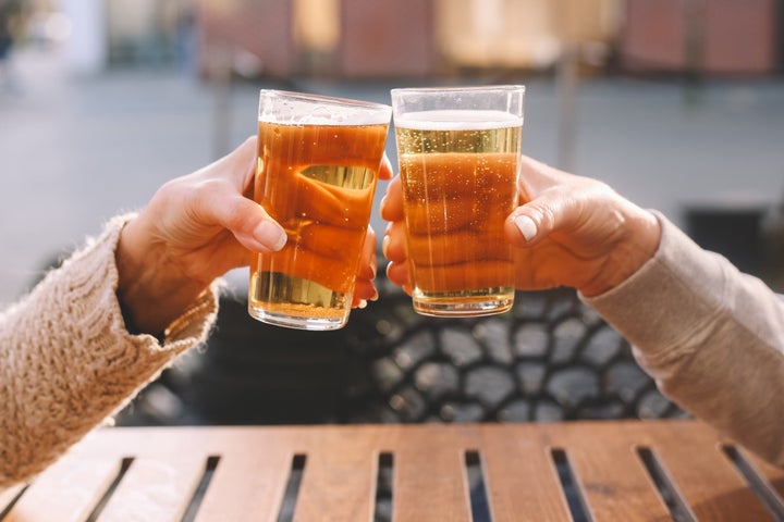 How To Know If Your Beer Glass Is Dirty | HuffPost Life