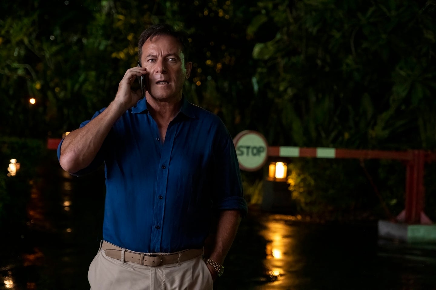 Jason Isaacs Recalls Working With Parker Posey On The White Lotus ...