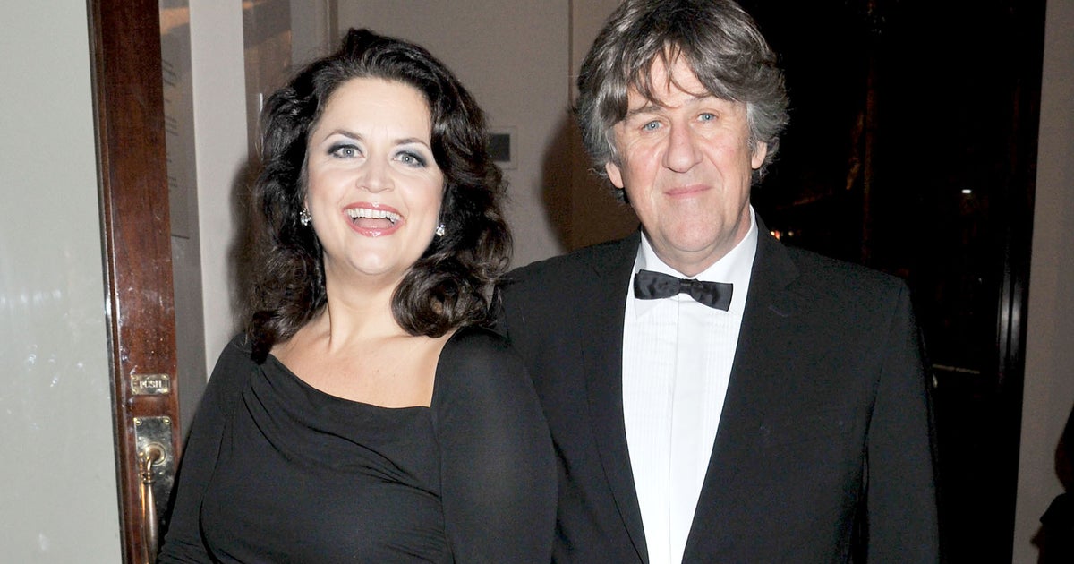 Ruth Jones Confirms Split From Husband David Peet After 25 Years ...