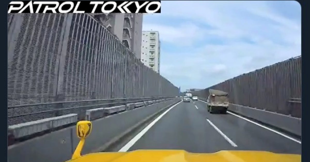 トラックから板が落下⇨隊員も「あー落ちた！」。ドラレコに映った「危険」な瞬間、NEXCOが公開 | ハフポスト LIFE
