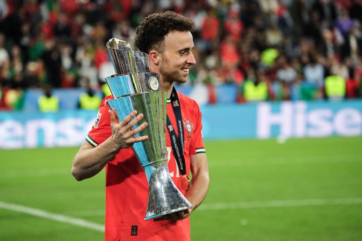Diogo Silva, Footballer for Liverpool FC And Portugal, Dies Aged 28 ...
