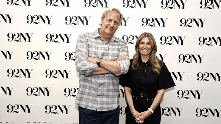 Jeff Daniels Says He Hopes Those Who Voted For Trump Are ‘Losing Tons ...