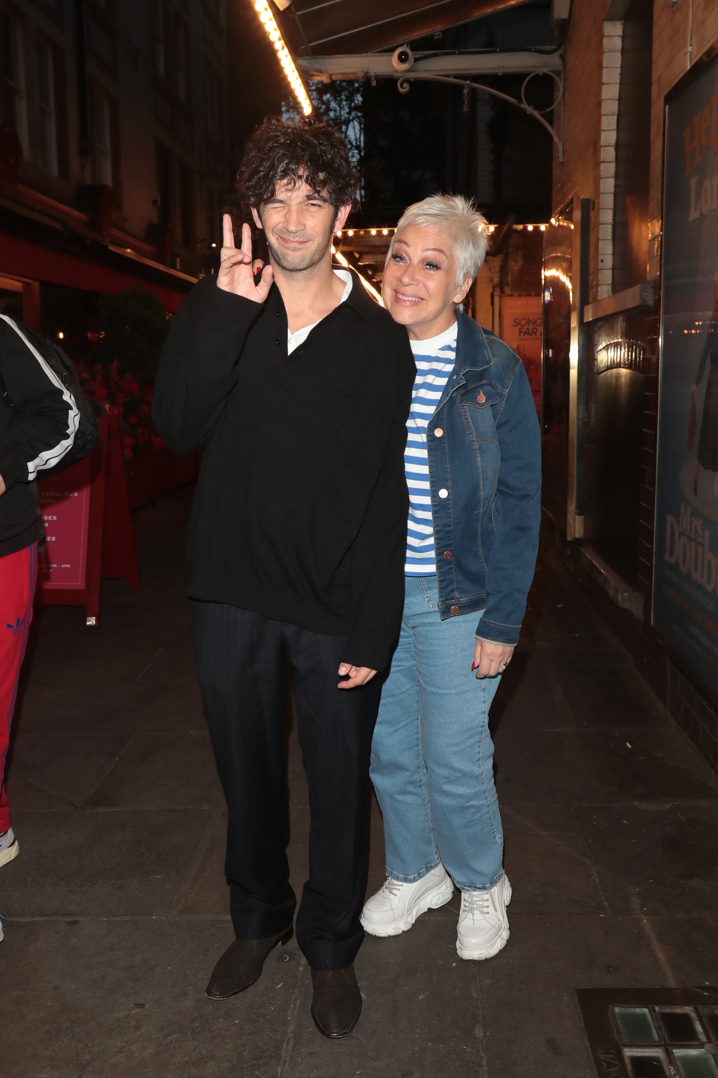 Matty Healy's Mom Shades Taylor Swift | HuffPost Entertainment