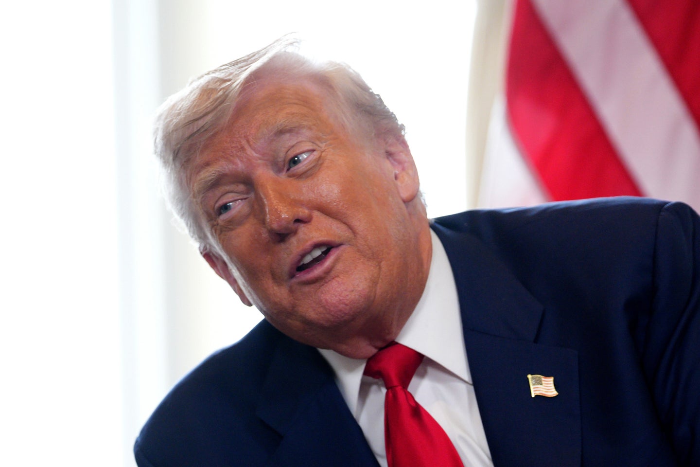 Trump Posts Childish Memes As The US Government Shutdown Continues ...