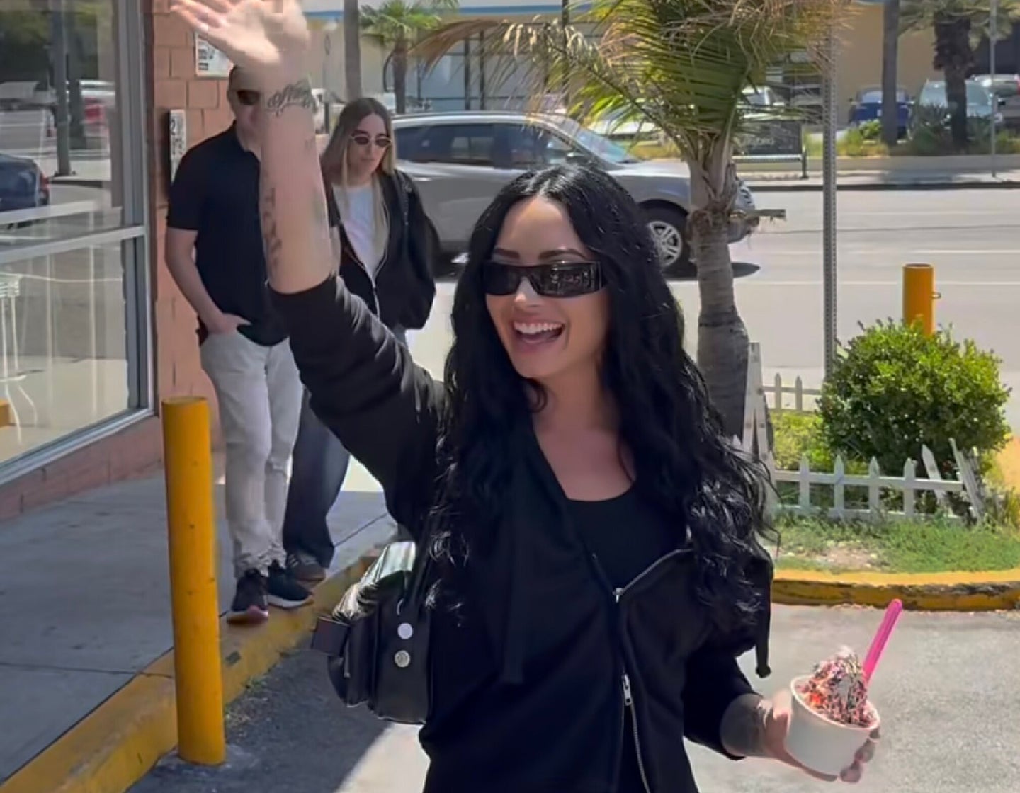 Demi Lovato Reconciles With Frozen Yogurt Shop | HuffPost Entertainment
