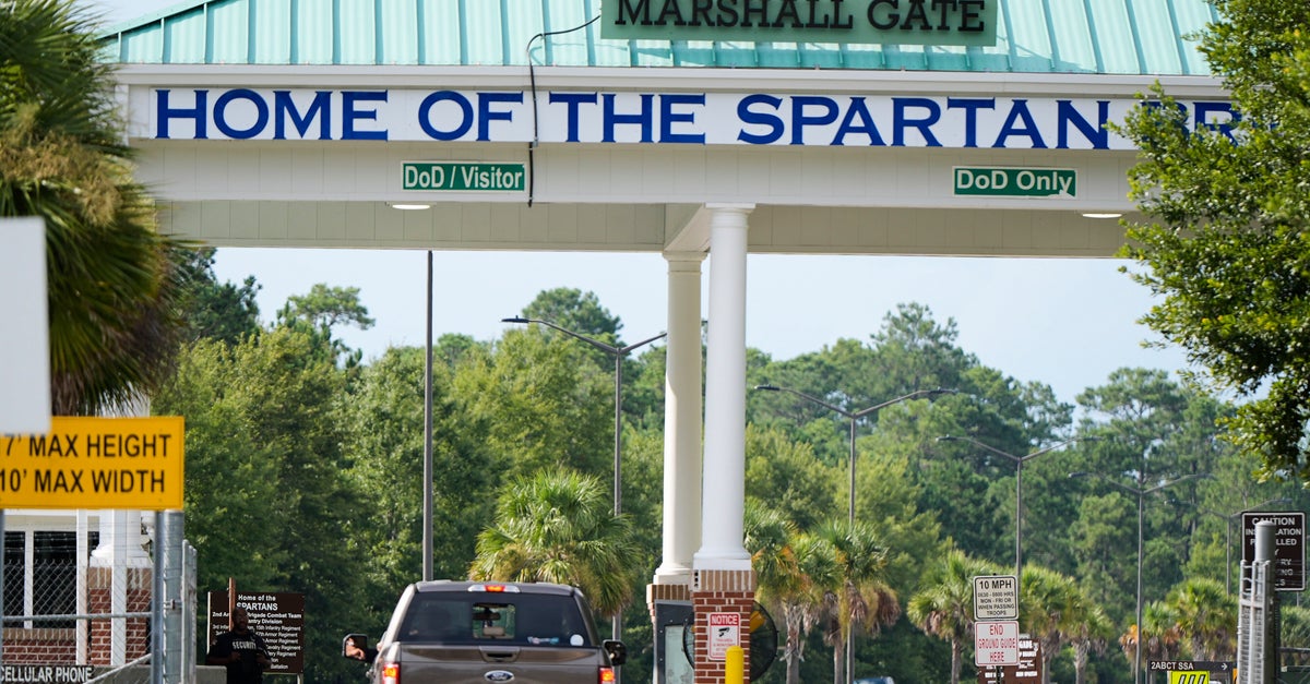 Five Soldiers Shot At Georgia Army Base | HuffPost Latest News