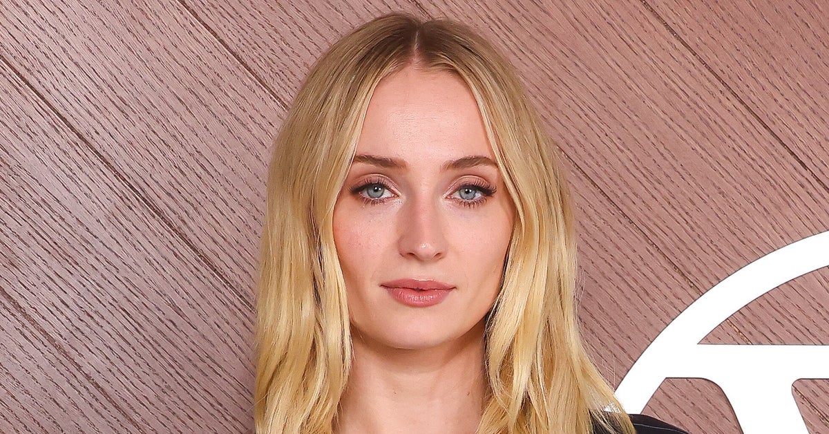 Sophie Turner Was Hit With This 1 'Unfortunate' Dig Online | HuffPost Life