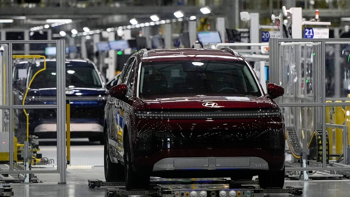 Homeland Security Official Says 475 People Detained In Immigration Raid ...