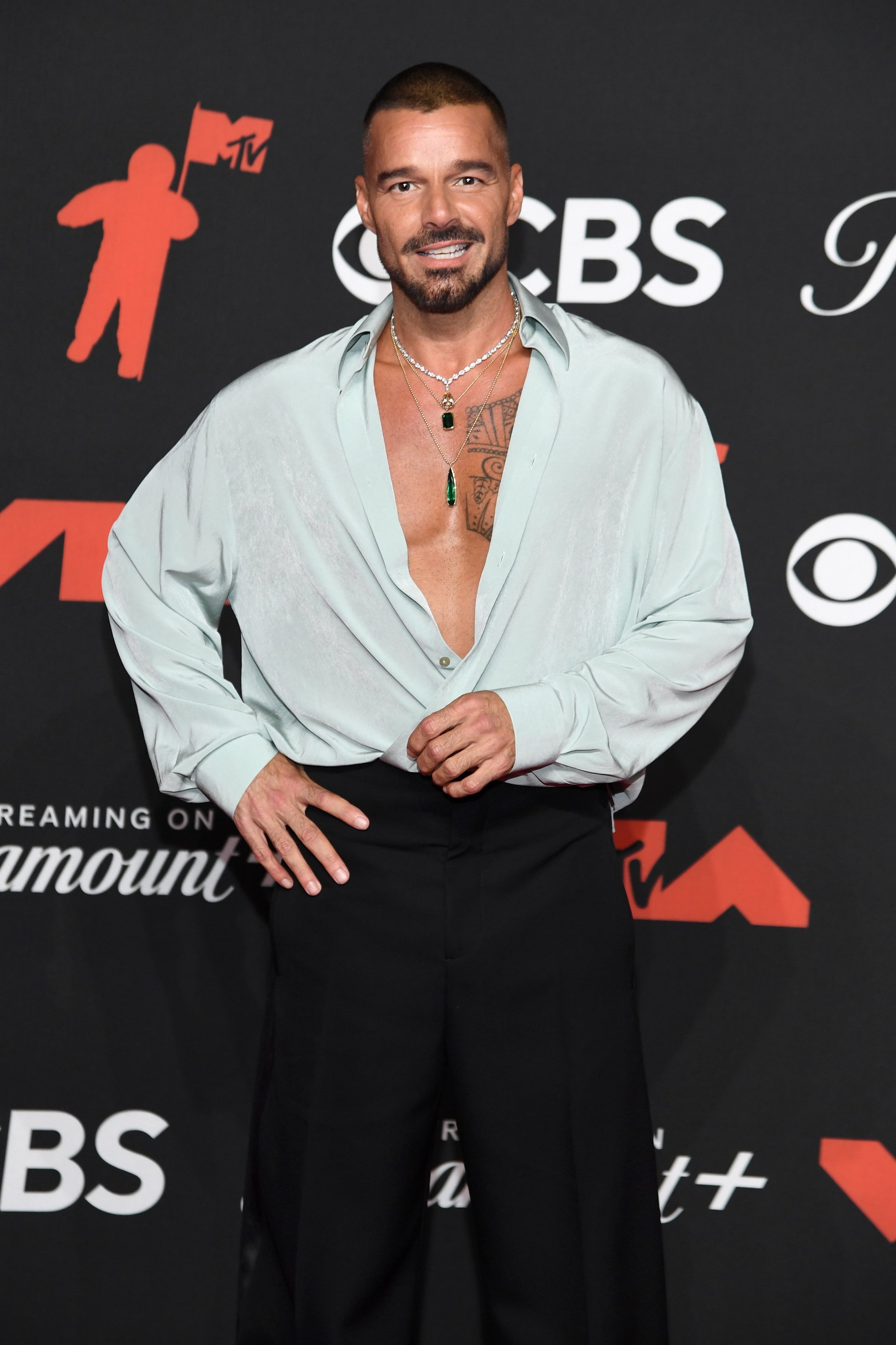 VMAs 2025 Red Carpet: Best Celebrity Looks & Wildest Outfits | HuffPost ...