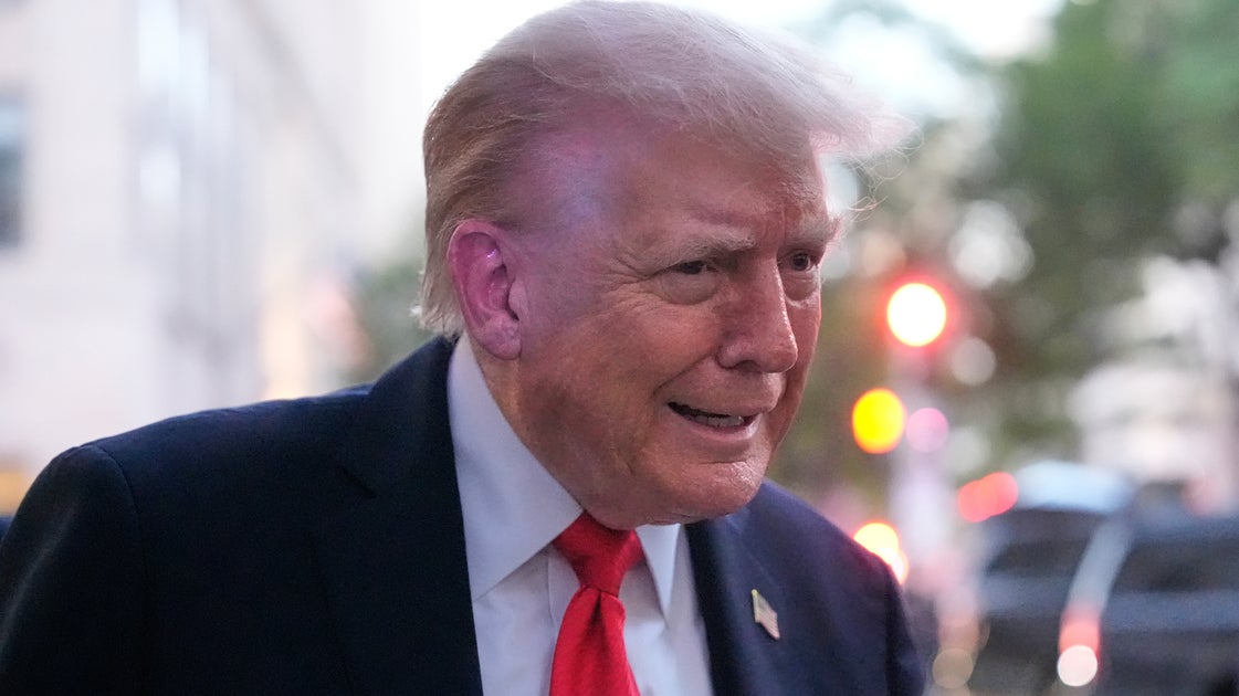 Trump’s ‘Performative’ DC Dinner Outing Has Critics Cringing Hard ...