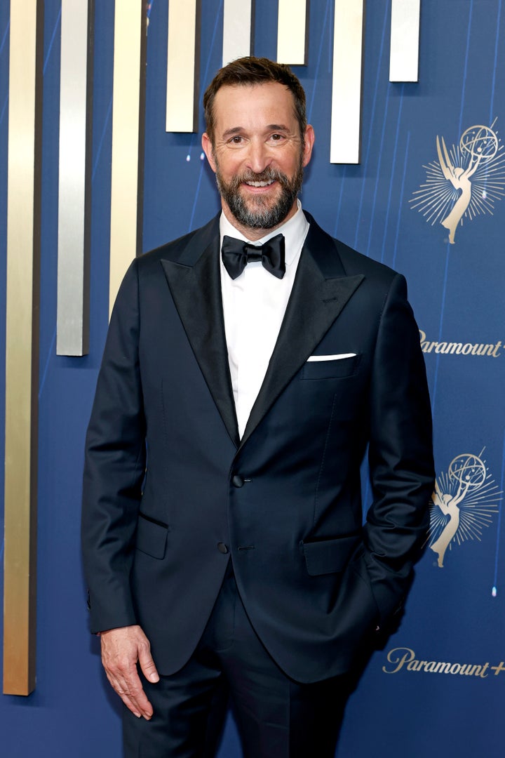 Noah Wyle’s Emmys Tux Is A Subtle Nod To 'The Pitt' | HuffPost Entertainment