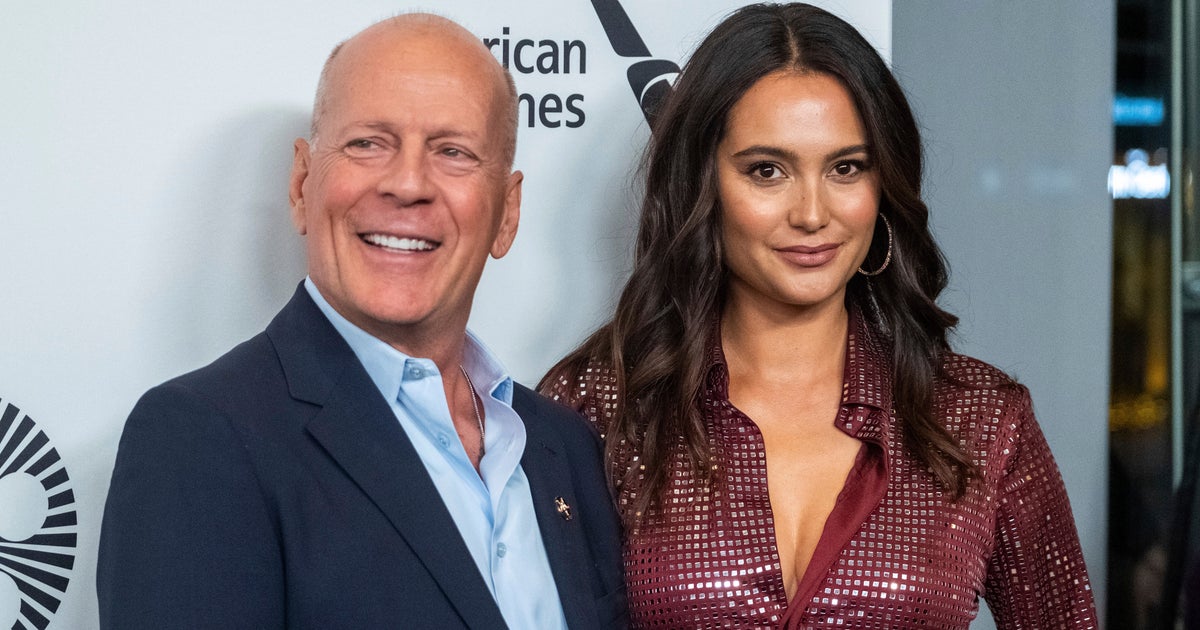 Bruce Willis Wife Shares How Daughters Have 'Adapted' Since His Dementia Diagnosis | HuffPost UK ...