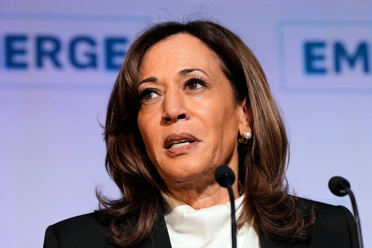 Kamala Harris Admits This Split-Second Blunder ‘Pulled The Pin' On Her ...