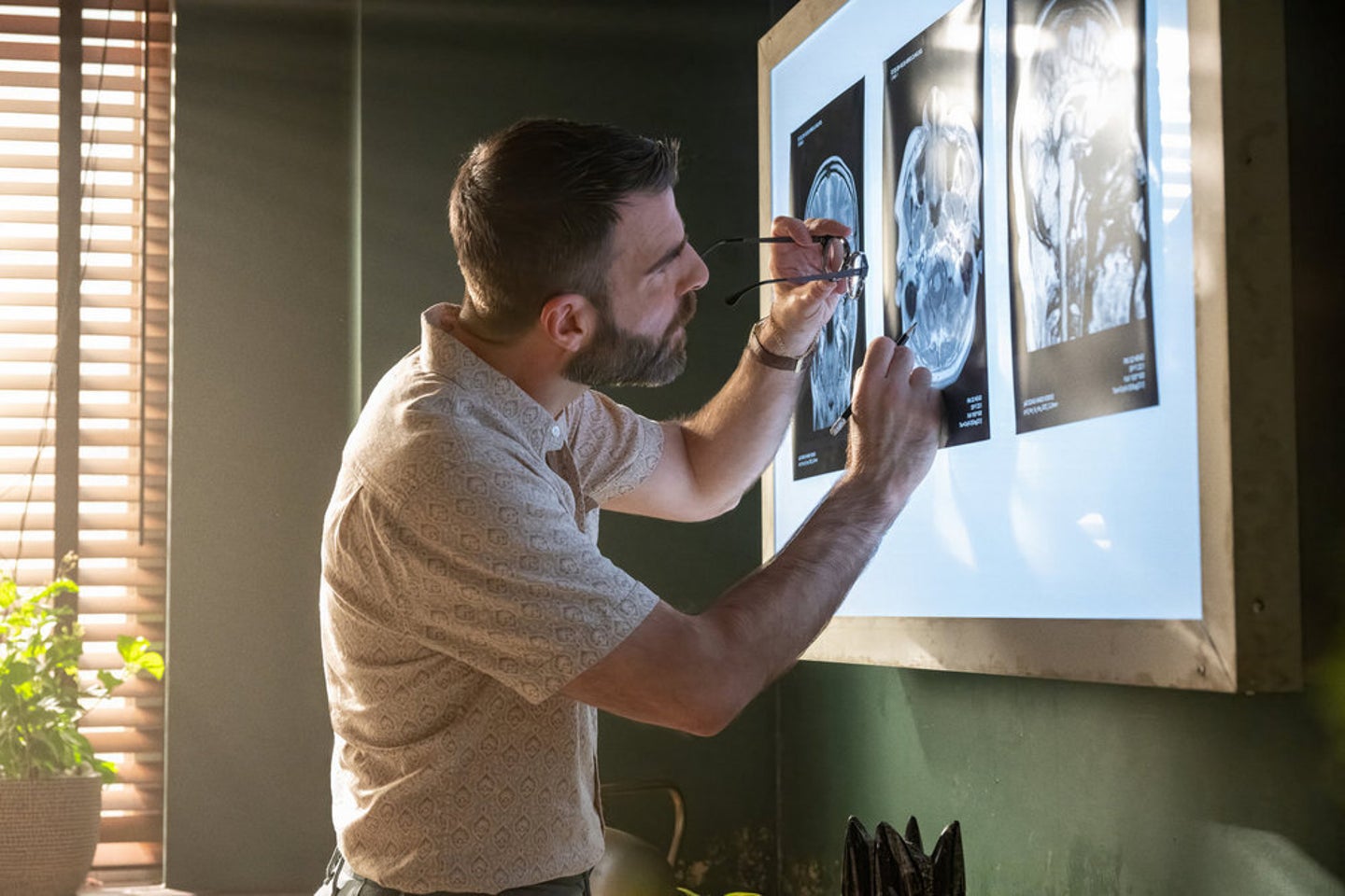 Zachary Quinto Opens Up About ‘Brilliant Minds’ Season 2 | HuffPost ...