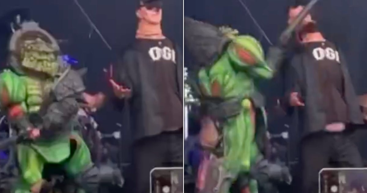 GWAR Decried For Killing Musk And Trump Effigies On Stage | HuffPost ...