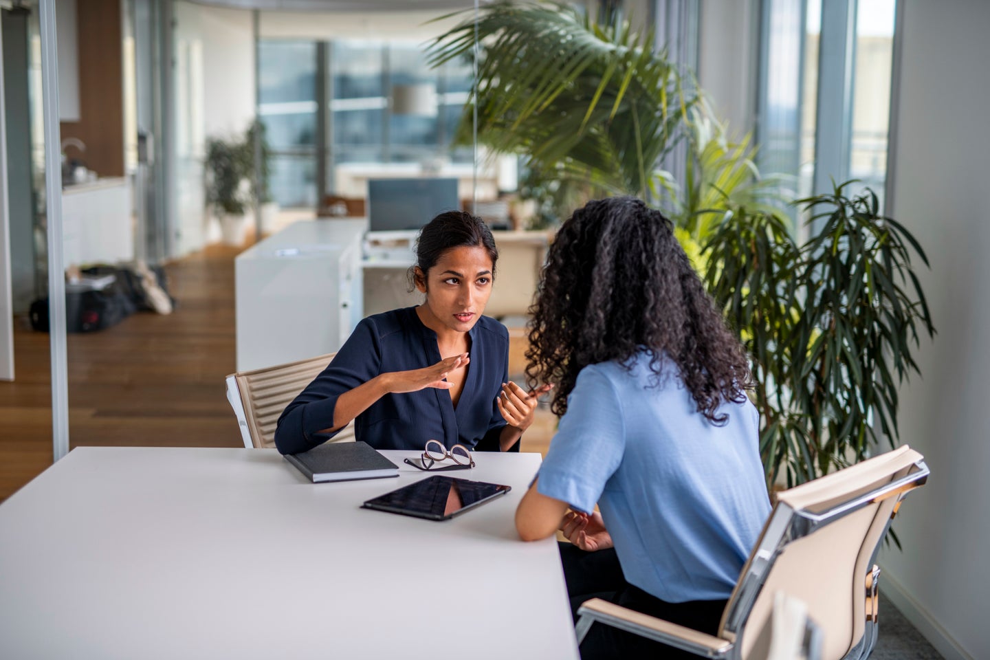 4 Common Passive Aggressive Phrases People Say In The Workplace ...