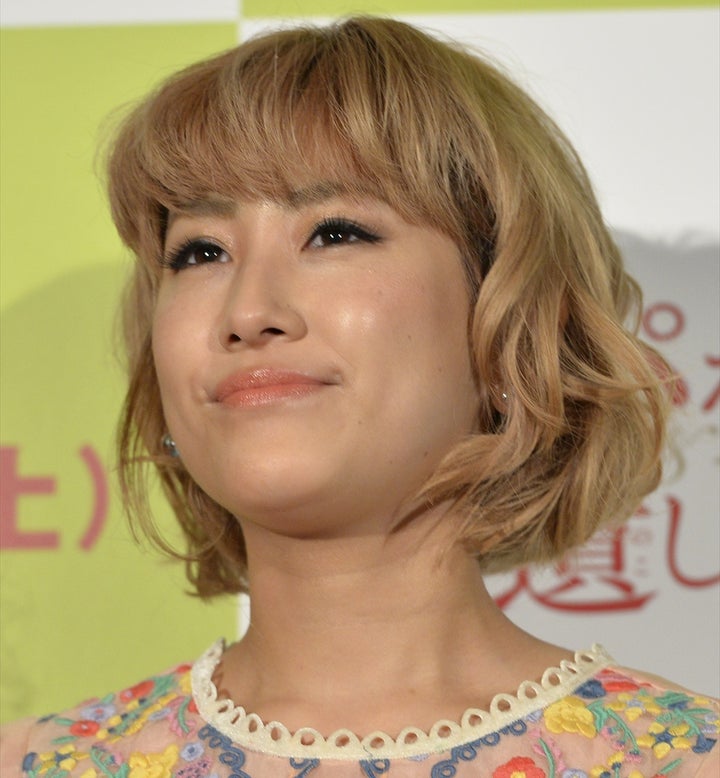 IMALU、自身の誕生日＆兄の結婚への祝福に感謝。幼少期の家族ショット公開で「Loveに溢れている」とファン | ハフポスト アートとカルチャー