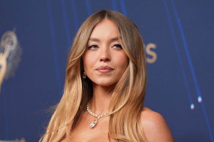Sydney Sweeney Photographed Holding Hands With Scooter Braun | HuffPost ...
