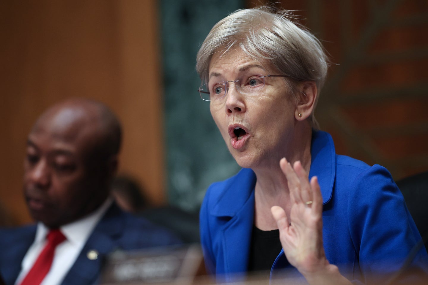 Elizabeth Warren Calls Out GOP Over Government Shutdown ‘Lie ...