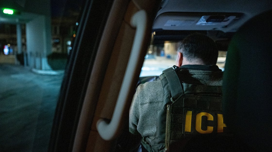 Witnesses Describe Harrowing Immigration Raid At Chicago Apartment ...