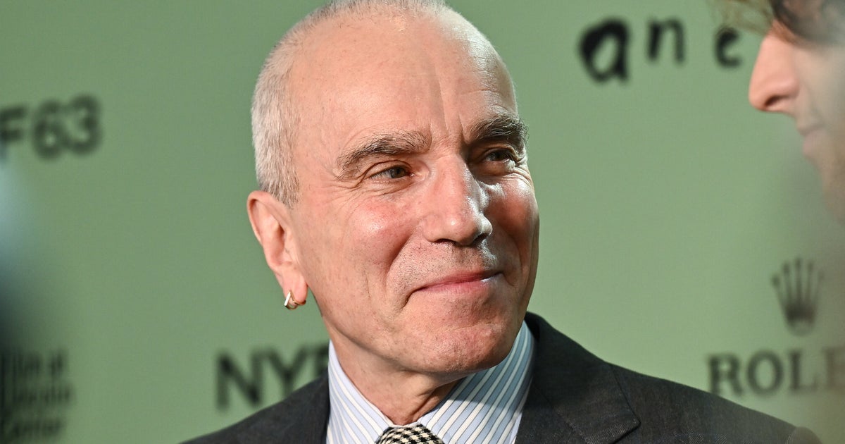 Daniel Day-Lewis Is 'Cross' That 'Method Acting' Is Now Associated With ...