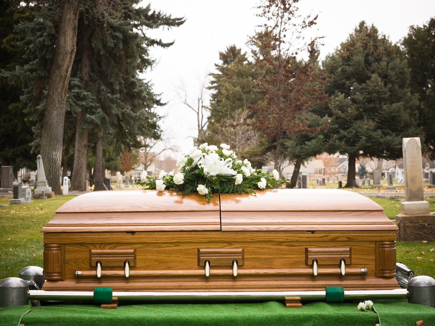 Difference Between A Coffin And A Casket | HuffPost Life