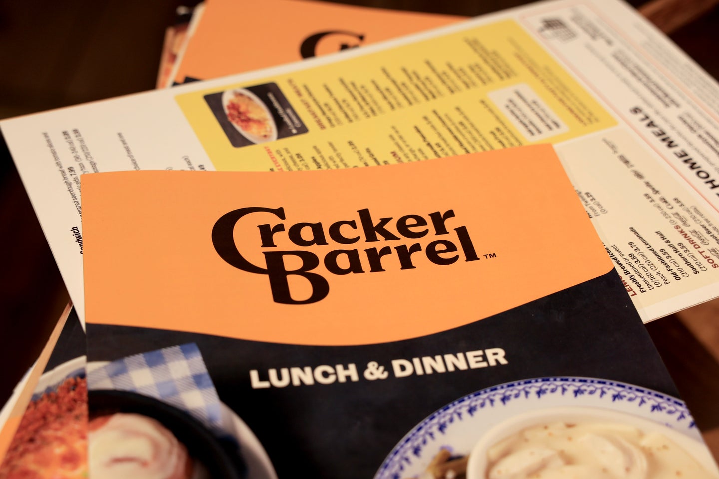 Cracker Barrel CEO Reveals Big Reason Behind Failed Logo Redesign ...