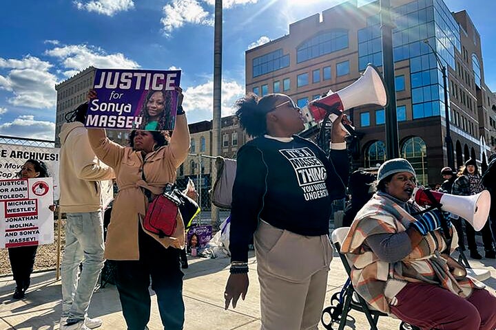 Jurors Convict Illinois Deputy Of Killing Sonya Massey But Can't Agree ...