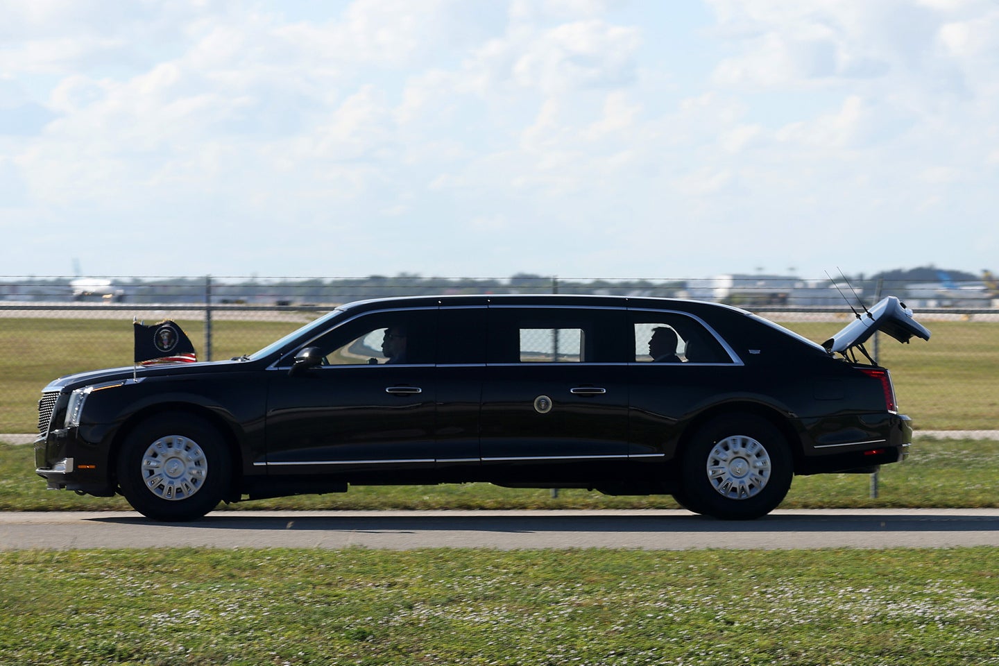 Trump's Limo Ride Had A Strange Moment, And Everyone Could See It ...