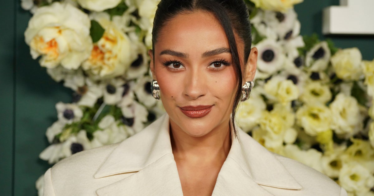 Shay Mitchell Under Fire Over Rini Skincare For Kids | HuffPost UK Parents