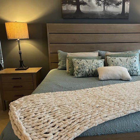 31 Cozy Blankets From Throw Blankets to Candle Warmers | HuffPost Life