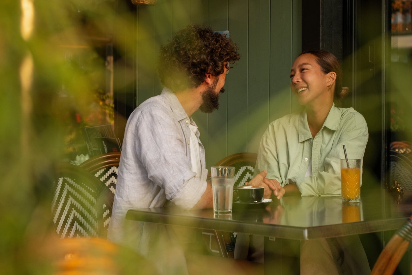 I Tried This Viral Social Experiment: Saying 'Hi' To Strangers Every ...