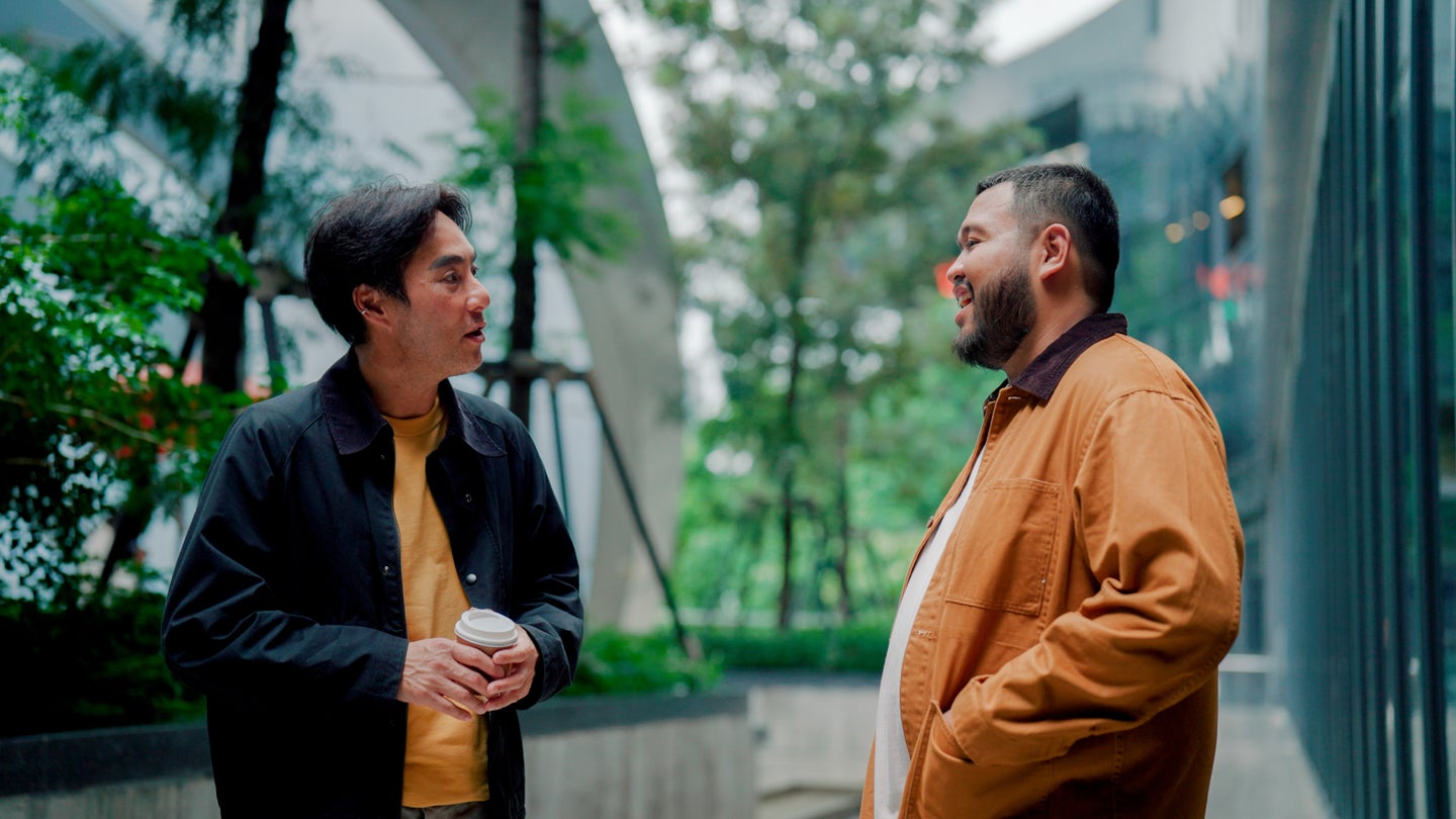 I Tried This Viral Social Experiment: Saying 'Hi' To Strangers Every ...