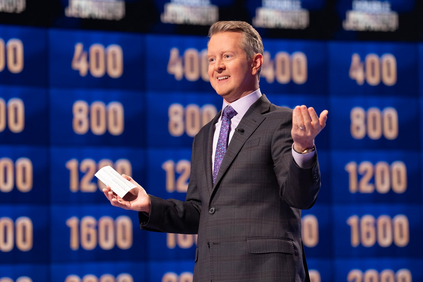 ‘Jeopardy’ Host Ken Jennings Utters 5 Shocking Words — And Fans Love It ...