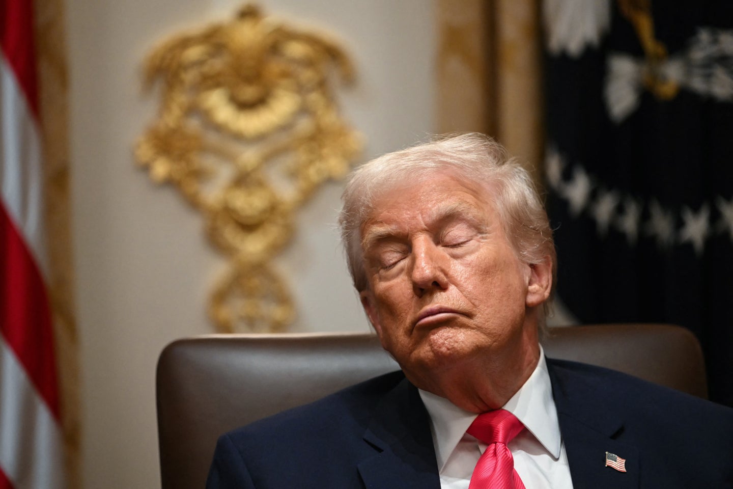 Here’s What Trump Looked Like In A Recent Meeting | HuffPost Latest News