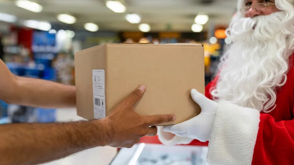 Exact Last Date To Send Christmas Packages Across The Globe | HuffPost ...