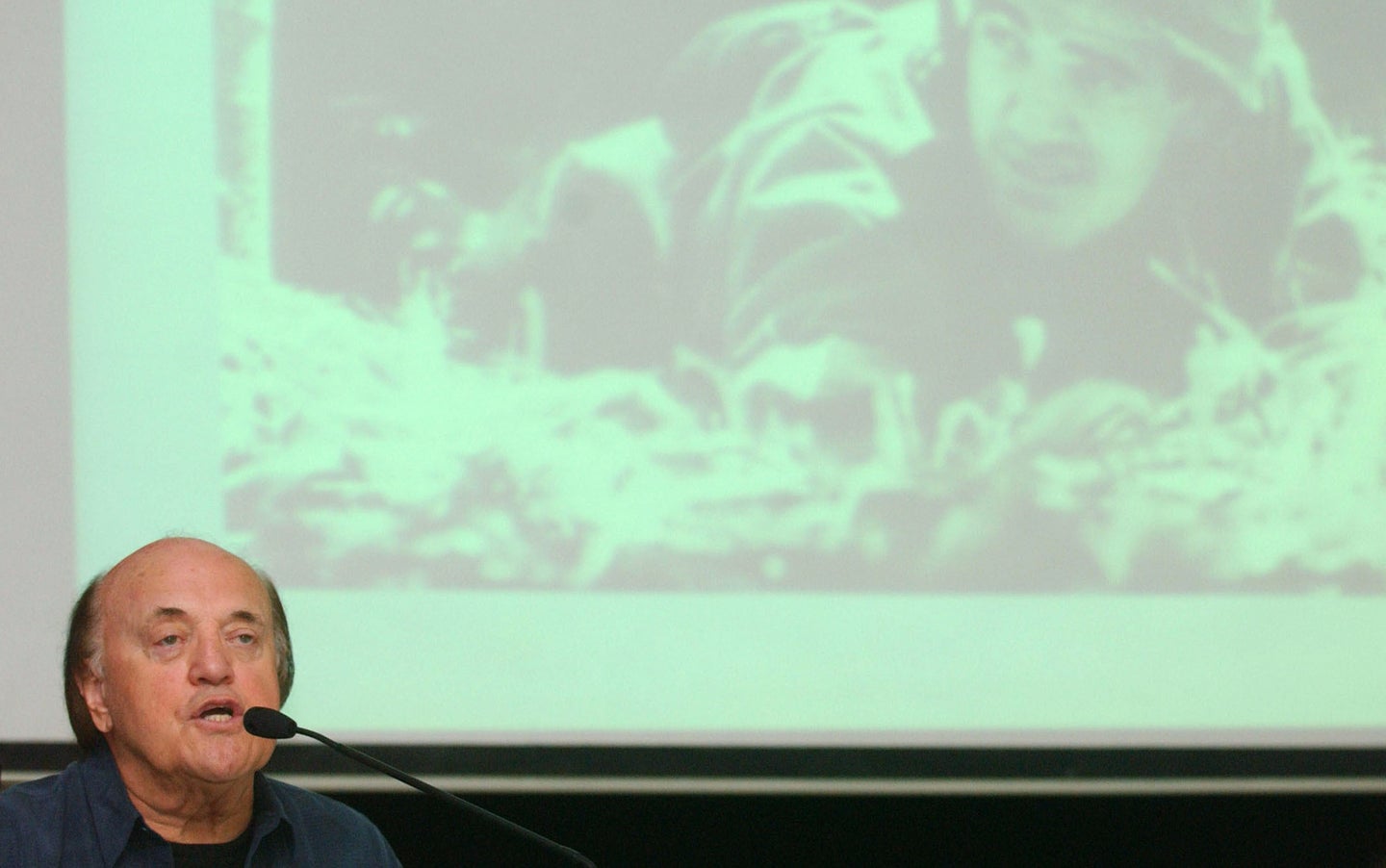 Pulitzer Prize-Winning Journalist Peter Arnett Dies | HuffPost Latest News