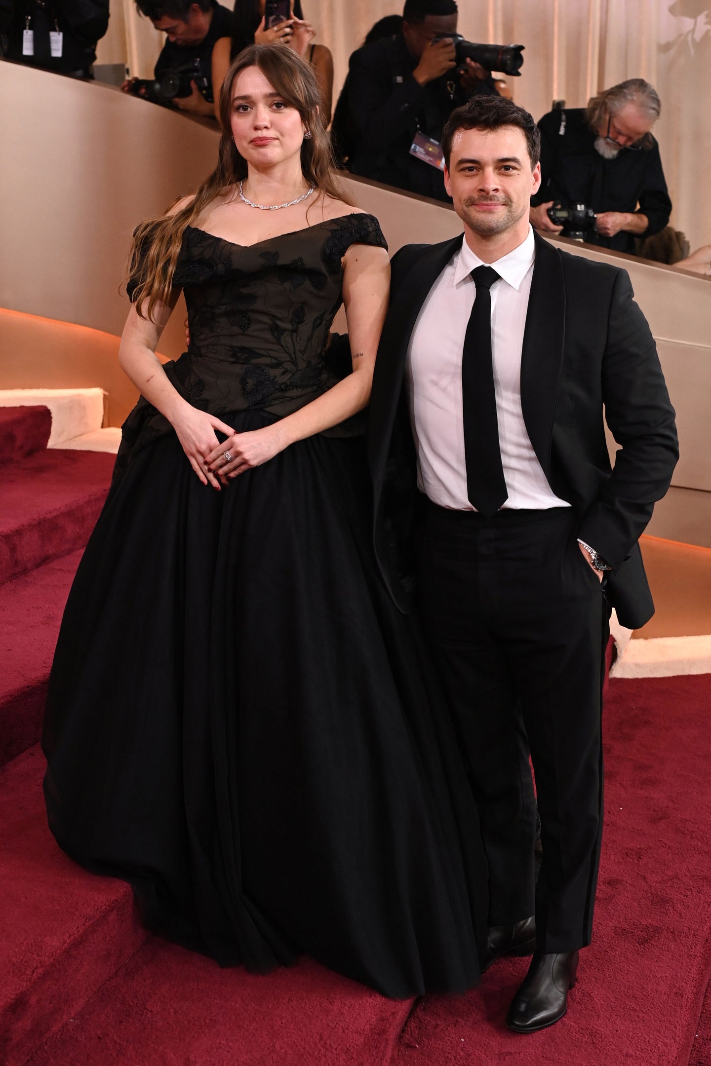 Aimee Lou Wood Walks Golden Globes Red Carpet With Boyfriend Adam Long ...