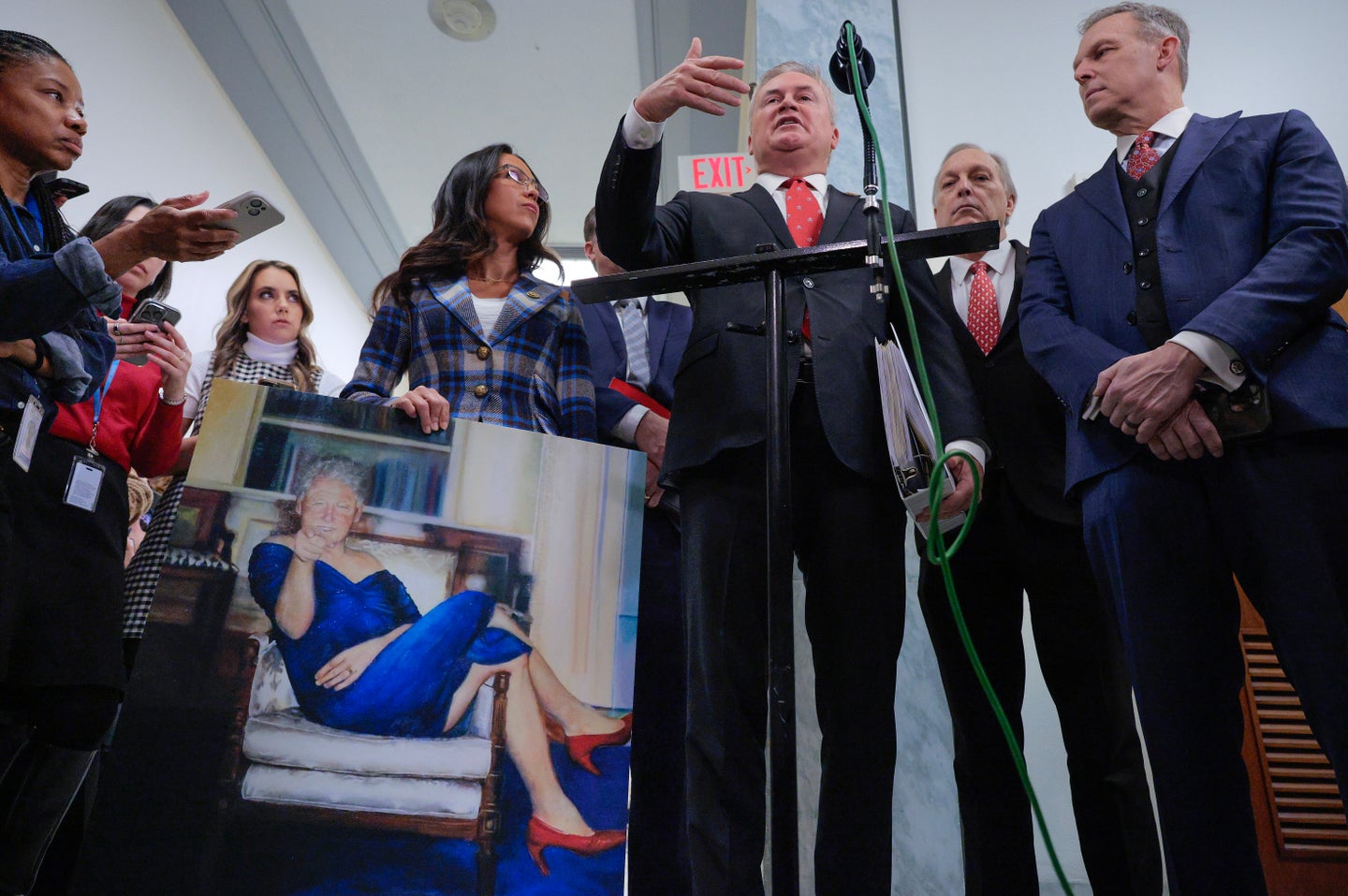 Republicans Threaten Bill Clinton With Contempt, Prison For Defying ...