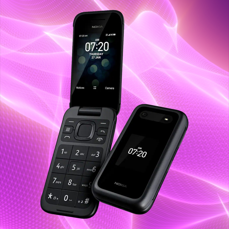 Kid-Safe Phones For Tweens Who Want To Stay Connected | HuffPost Life