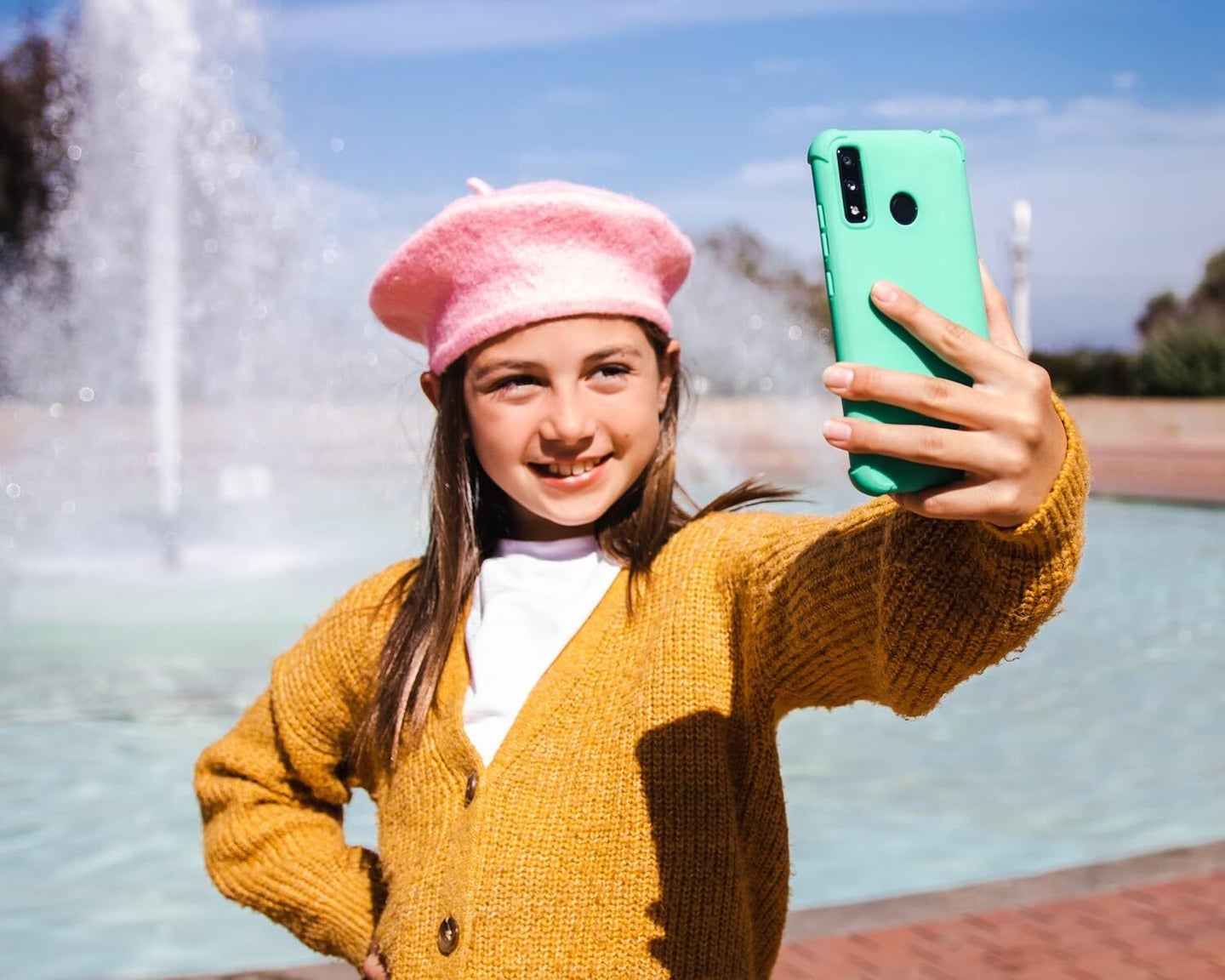 Kid-Safe Phones For Tweens Who Want To Stay Connected | HuffPost Life