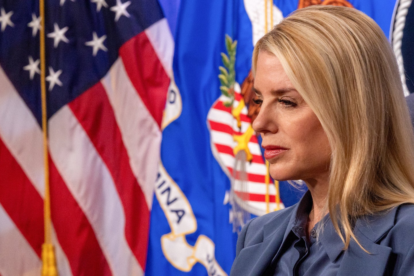 Glenn Beck Blasts Pam Bondi In Fiery Rant | HuffPost Latest News