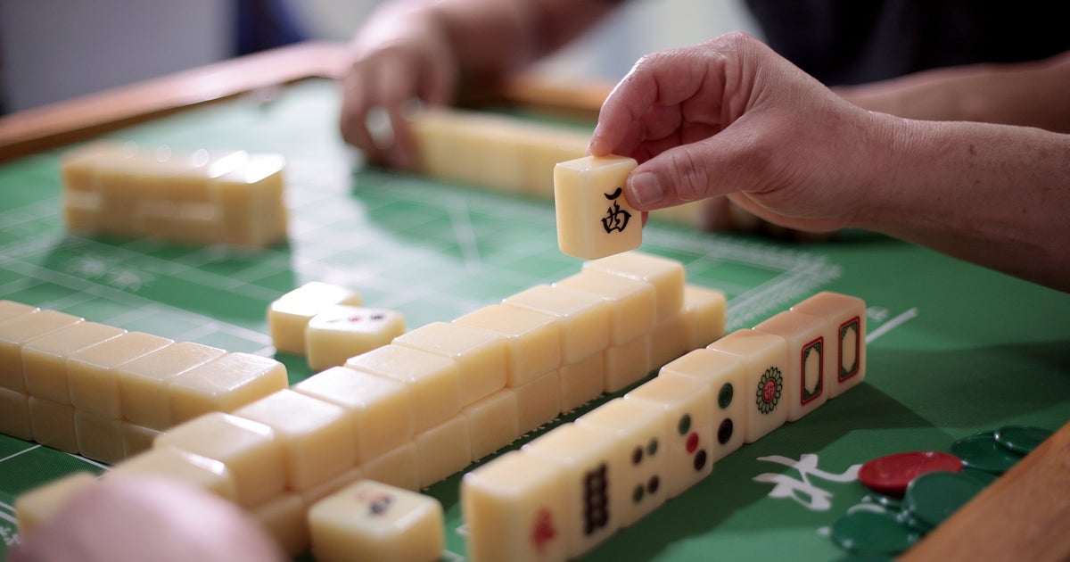 Mahjong Sets For Beginners & The Benefits Of Playing | HuffPost Life